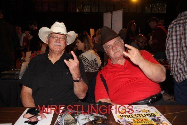 PHOTOS FROM THE ICONS OF WRESTLING CONVENTION SET 2 | WrestlingFigs